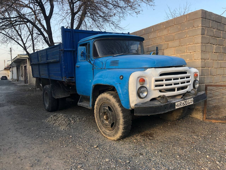 Zil 130 sotiladi