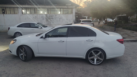 Vossen R20 Diska balon sotiladi 225/35/20R 5 teshili