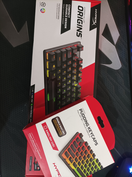 HYPERX  (ALLOY ORIGINS) klaviatura sotiladi KEYCAPS bilan