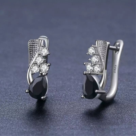 Серьги из серебра 925 пробы с чёрным шпинелем и фианитами