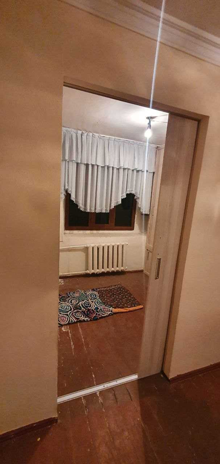 Srochna sotiladi 2  xonali uy kadishva bozor
