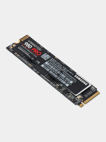 Оперативка: 32 ГБ, 3200 MHz 2 штук; SSD NVMe, M2 980 PRO; RGB БП 800Вт