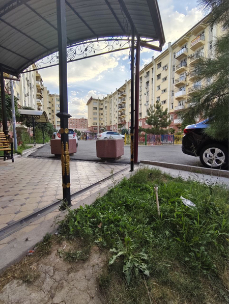 Sergeli 6 A da 2 xonali 50 kv uy srochno sotiladi