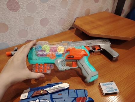 Продается игрушечные пистолети