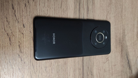 Продам телефон xonor x9