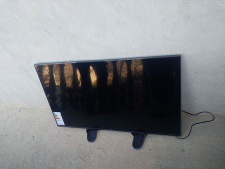 Televizor LG diagonal 50 talik