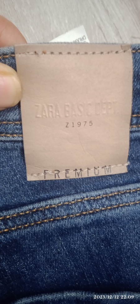 Джинсы женские Levi's Garage Zara