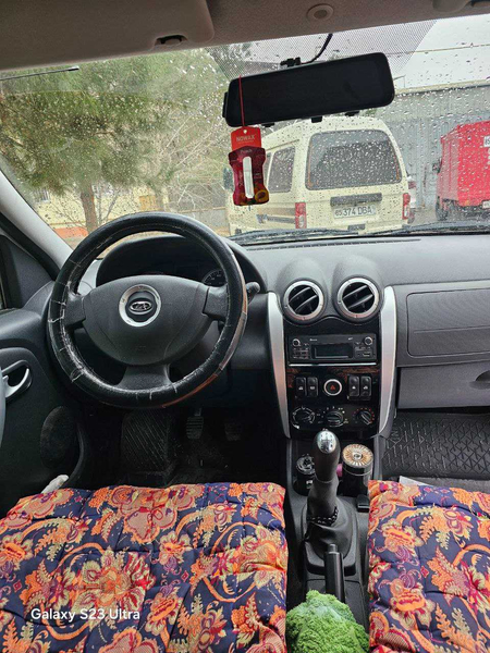 Lada largus cross