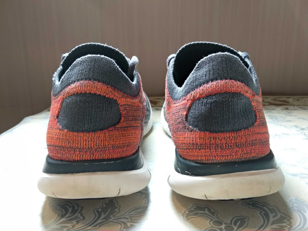 Кроссовки Nike (размер 42).