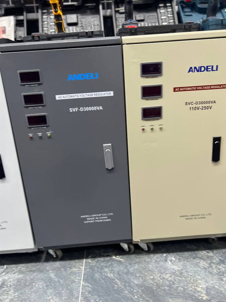 Стабилизатор SVC-D kVA  30.000va  Andeli   110/250v