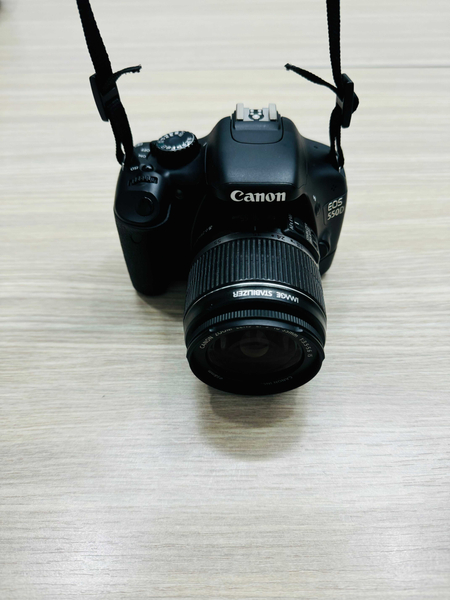 Canon EOS 550D (Rebel T2i) fotokamera - ideal holatda | Камера