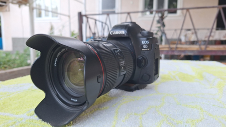 Srochna Canon 5d mark4 sotiladi. Holati alo ishlab turgan apparat.