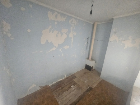 Uy sotiladi shyumilvski garadokda 3 xonalik uchastkacha sotiladi