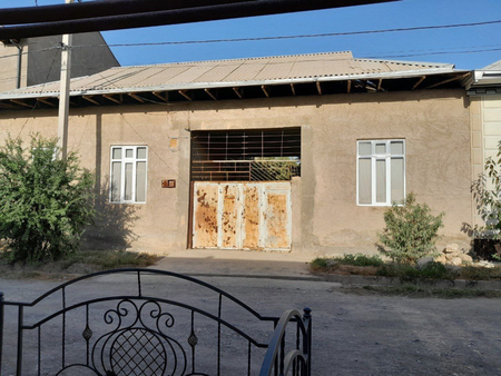 Uchastka sotiladi tayyor