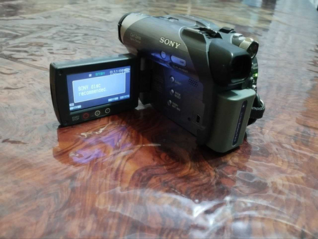 Sony Handycam DCR-DVD-755