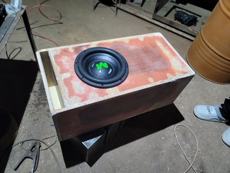 Aktivniy Subwoofer  Machete 1000 w