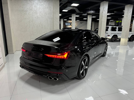Машина Audi A6 Год 2018 пробег 33.000
