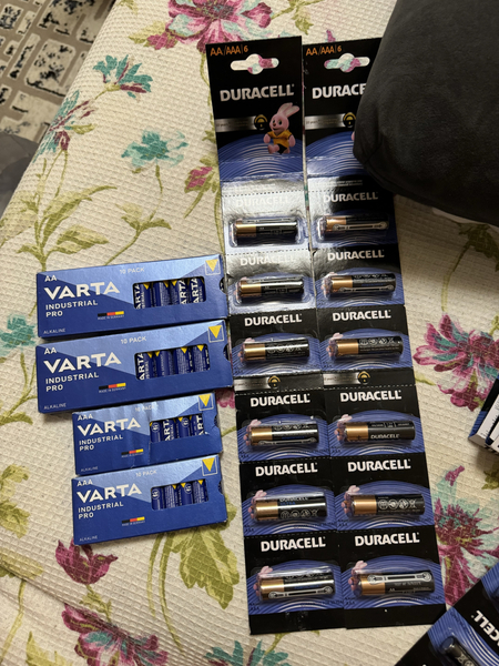 Продаются батарейки Varta AA/AAA и DuraceellAAA