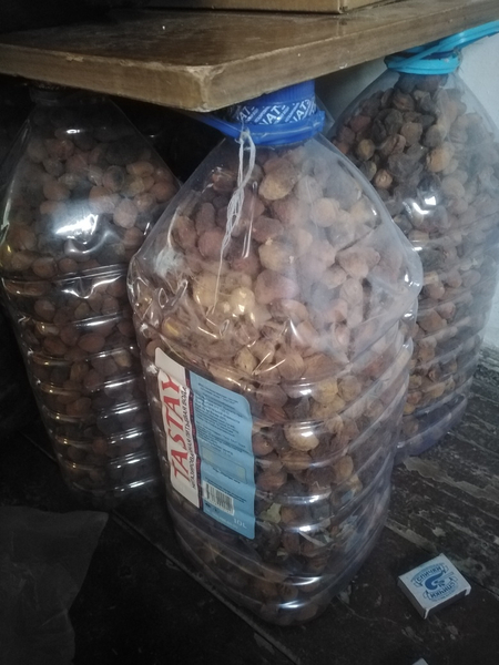 Qaq yerik bar sotiladi