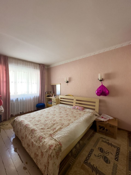 3/1/4. Кирпич. Есть подвал. Рисовый Базар. 68 м². Арзон.