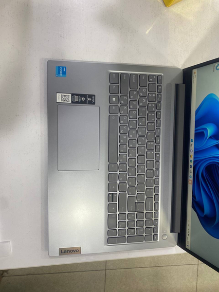 Lenovo core i3 13 avlod yangisi 16 dyum full hd IPS ligidan keldi