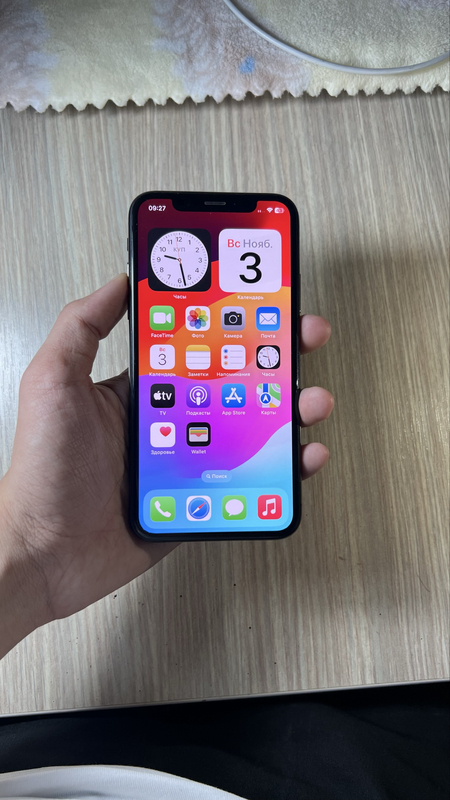 iPhone XS  64 gb