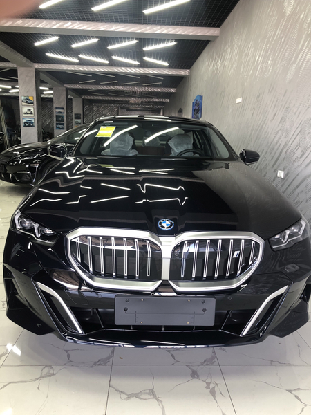 BMW i5 35L 79800$ описанияда BMW бошка позицияларихам бор