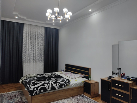 Nazarbekda 1.8 sotuli yevro remont hovli dom sotaman