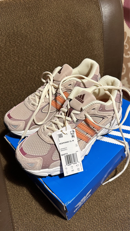 Кроссовки Adidas Response CL