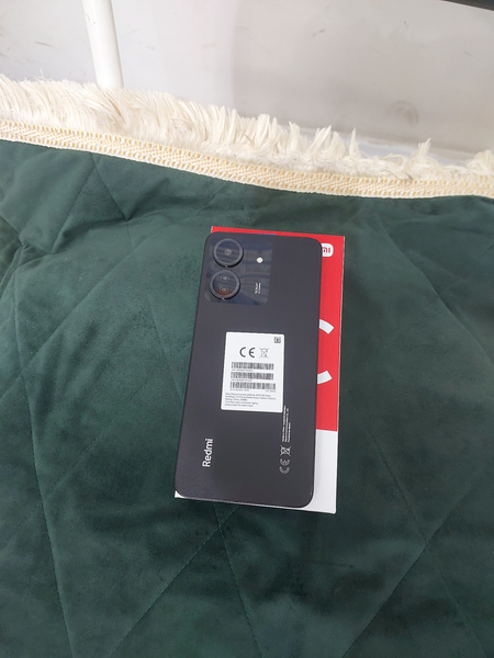 Redmi 13C.  8+8/256gb