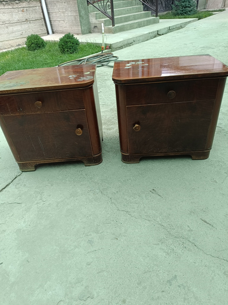 Продам старые кресла и журнальный столик