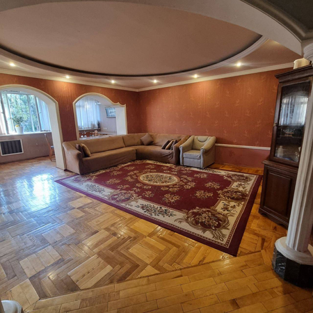 С.Азимова 3/4/5 кирпич  80м²  2*7м²