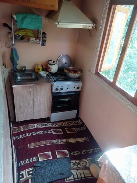 2 xonali uy 3 xona qilingan sotiladi