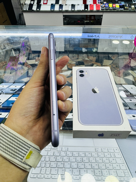 iPhone 11  128 gb ideal
