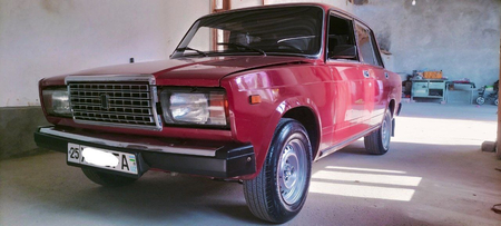 Vaz 2107 Sotiladi.Yil 1995.Mashena Oldi Orqasi Butun.Holati Edyal.