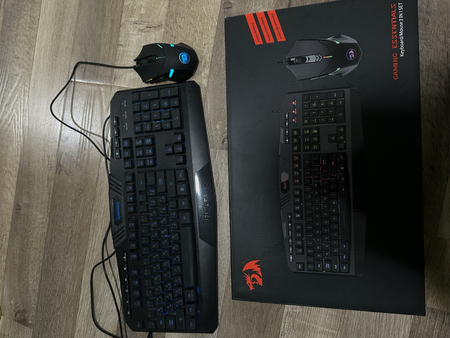 Игравая  Клавиатура и мышкой с поцветкой  Redragon