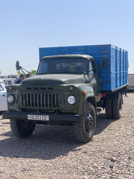 Gaz 53 12 bortli sotiladi