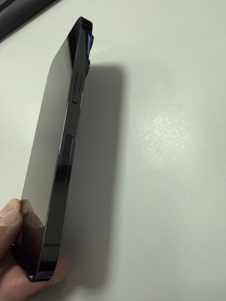 Срочно продается iphone 14 pro 128 gb в идеалном состаяние!