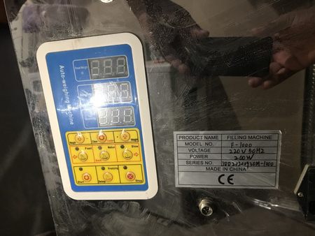 Qadoqlaydigan aparat sotiladi