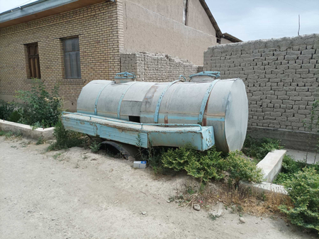Suv bochkalari sotiladi