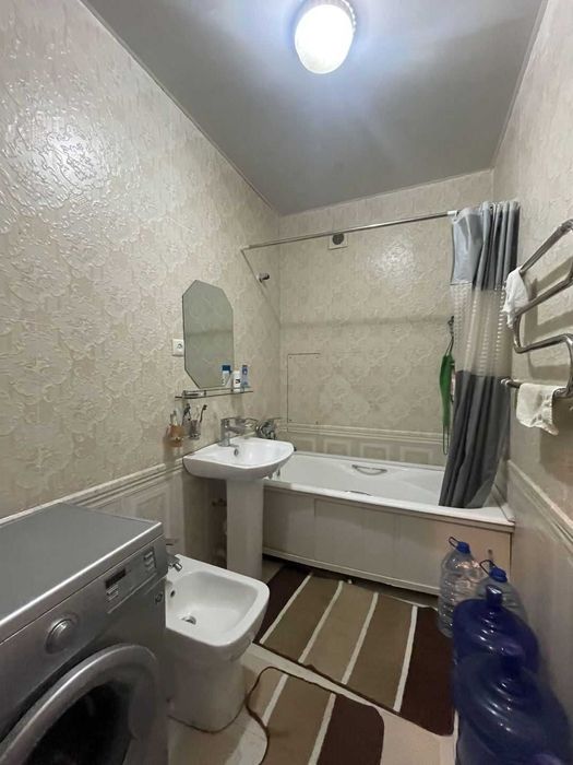 Продаётся шикарная квартира в Ташкенте 3/4/9 М Улугбек недорого(J2704)