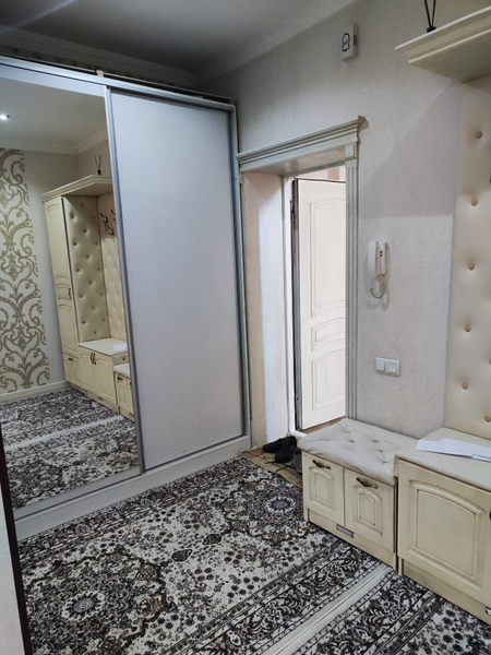 Задаётся квартира 70кв . аренда берилади 70кв rent room