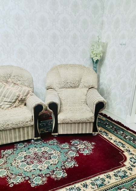 Диван и кресло в хорошем состоянии