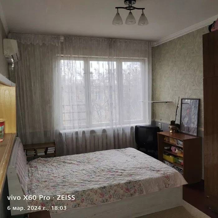 Чиланзар 6 2х комнатная балкон 1.5*3 рядом метро