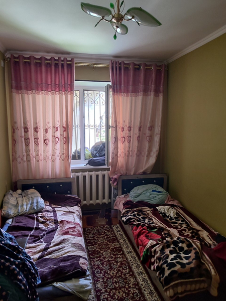 Продам , 3х комнатную квартиру , 4й-этаж 4х-этажка, с ремонтом, 65квад