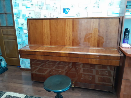 Pianino b/u sotiladi