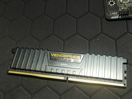 DDR4 300MHz 8Gb Corsair original