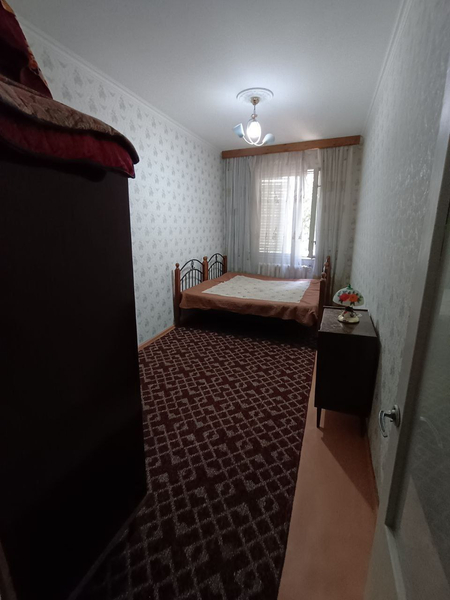 Продаётся квартира Чиланзар 9 квартал 2-3-4