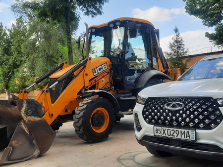 ЖСБ JCB 3СХ сотилади