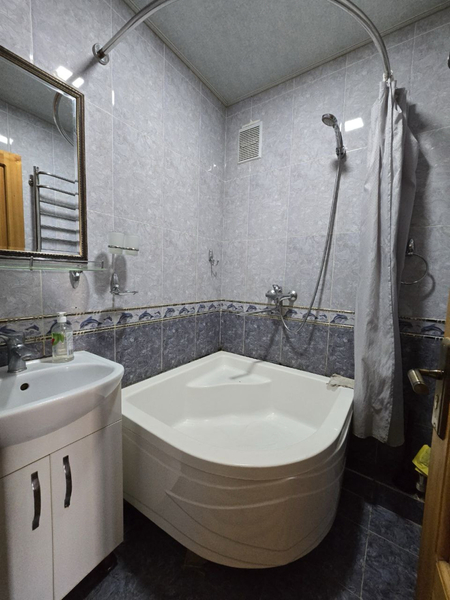 Продается 3 ком. Квартира по ул. Мукумий ориентир метро Новза